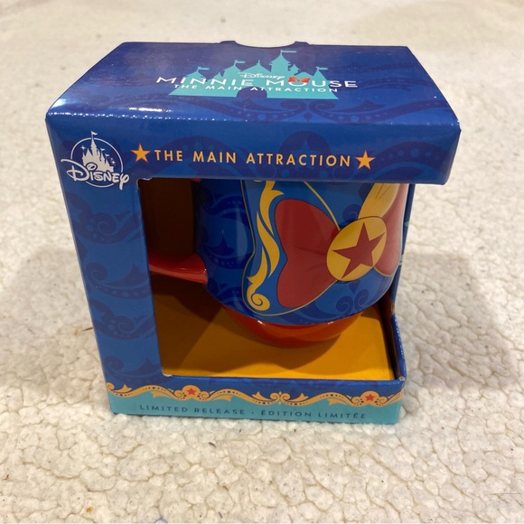 Disney | Dining | Nwt Disney Minnie Mouse Main Attraction Dumbo Mug ...